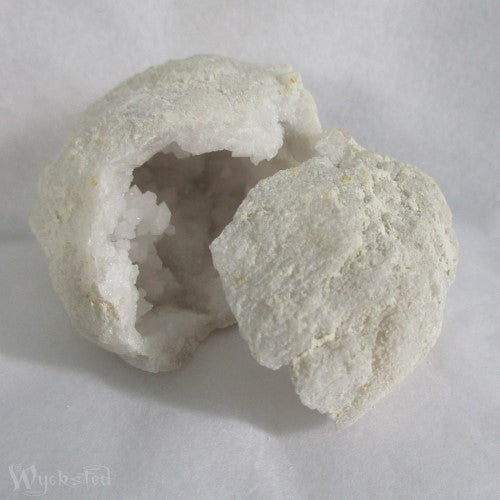 Baby Quartz Geode Stone 70-72gm – Wycksted